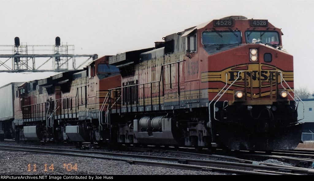 BNSF 4528 West